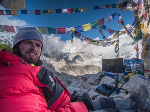 Highest Altitude Videogame Console Session: Will Cruz breaks Guinness ...