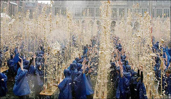Most Mentos and Soda Fountains-world record set by Belgian students