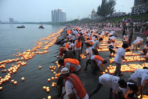 Most river lamps lit: China breaks Guinness world record